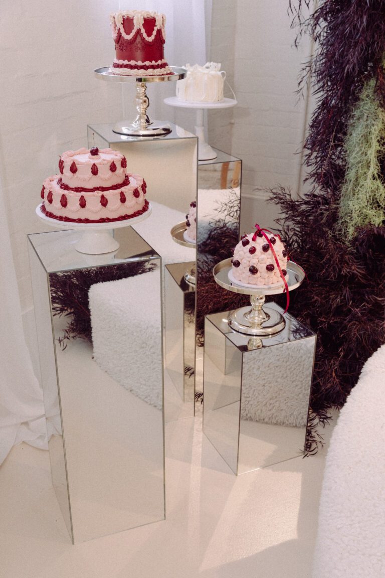 Mirror Plinths Hire | Melbourne's Largest Supplier of Mirror Plinths